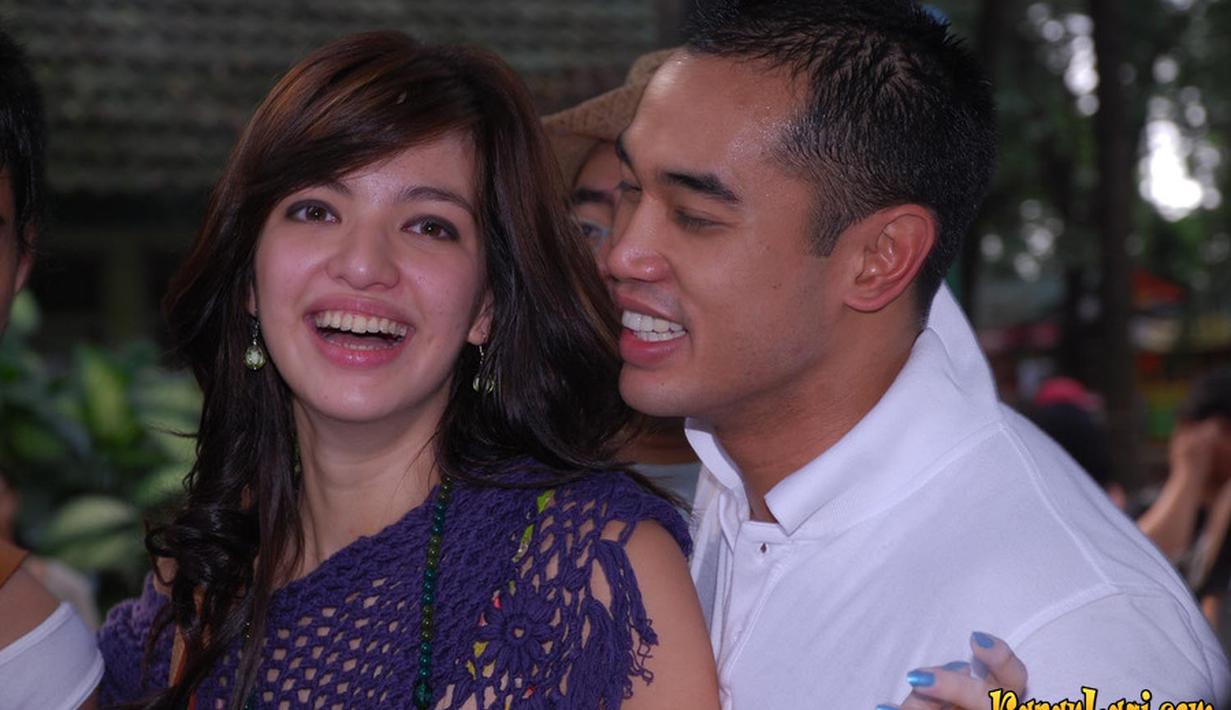 Manisnya Keluarga Kecil Nia Rahmadani-Ardie Bakrie - Photo Fimela.com