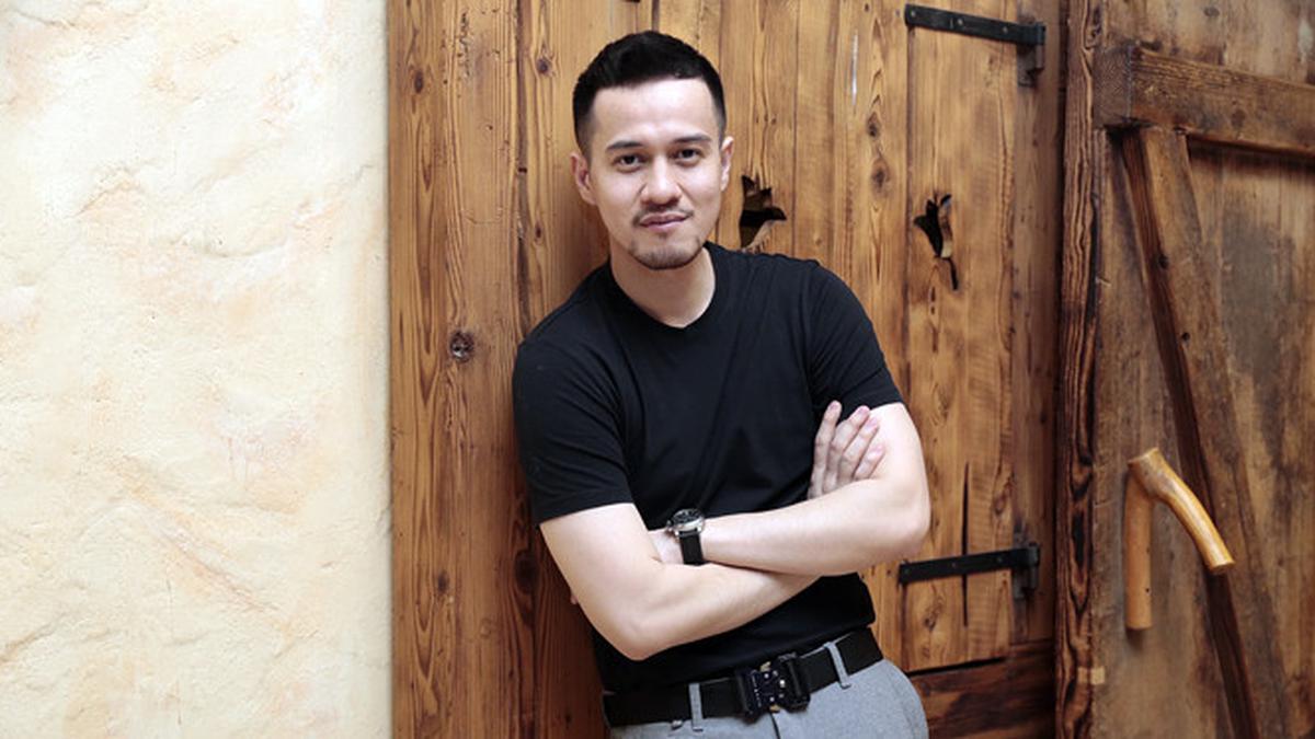 Dibintangi Herjunot Ali, Semirip Apa Film Antologi Rasa dengan Novelnya?