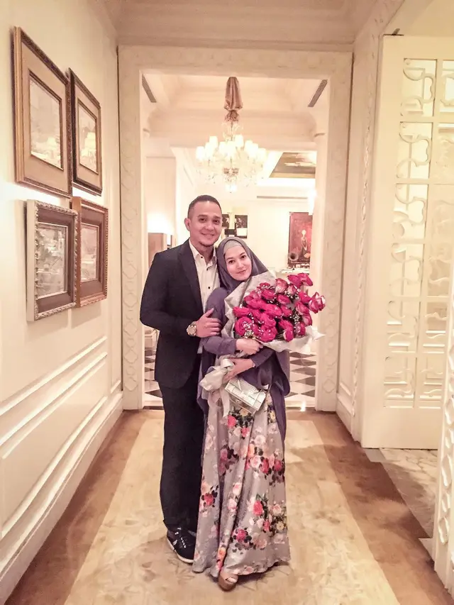 Hamil Setelah 7 Tahun Menanti, Ini 6 Momen Romantis Lyra Virna dan Fadlan - Hot Liputan6.com