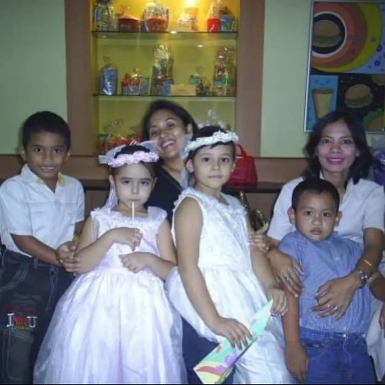 Laura Anna Meninggal Dunia, Ini 6 Potret Masa Kecil Sang Selebgram ...