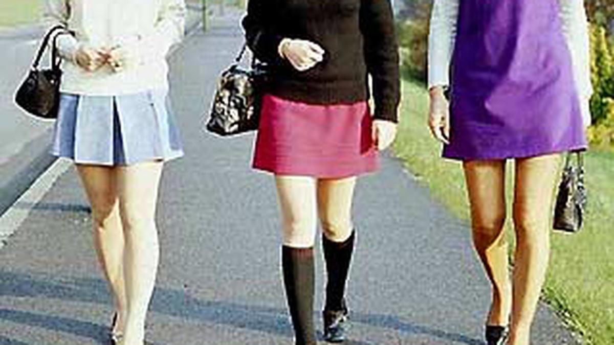 Rok Mini Bakal Dilarang di Sri Lanka - Global Liputan6.com