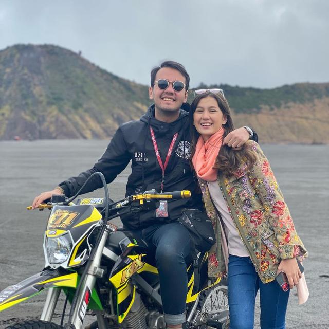 Sering Dikira Pacar, Ini 6 Potret Kebersamaan Zoe Abbas Jackson dan ...