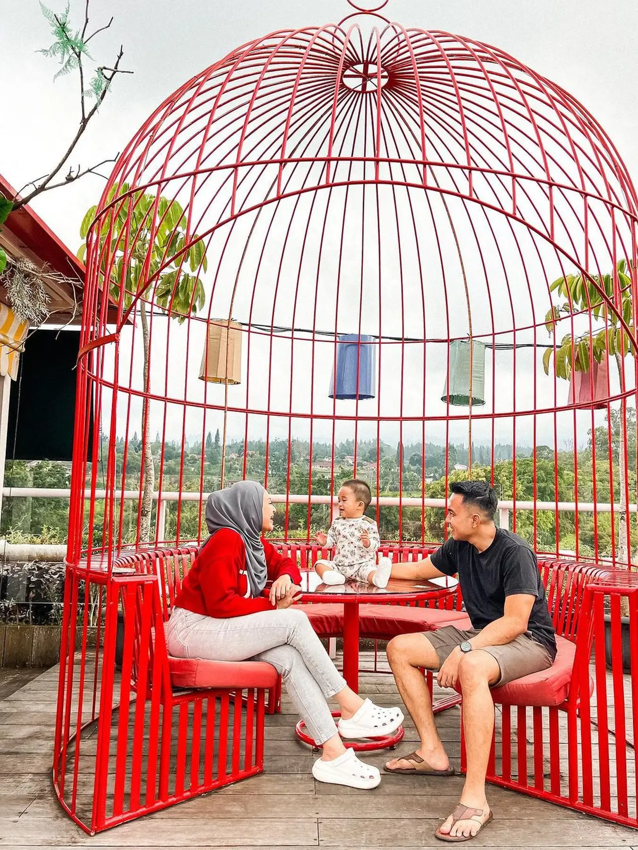 5 Potret Nathalie Holscher Dikabarkan CLBK dengan Mantan Pacar, Ajak Hadiri Acara Keluarga dan ...