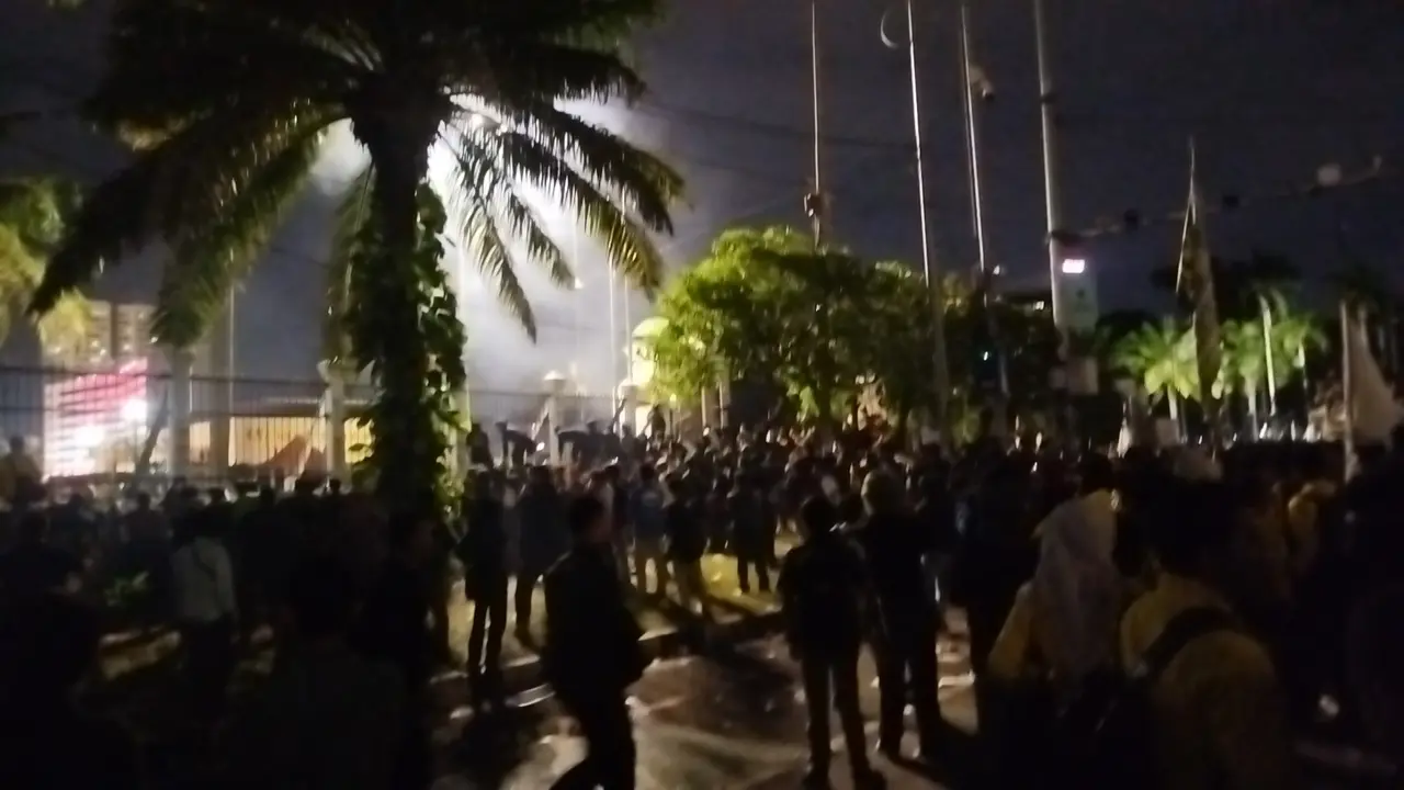 Mahasiswa Luka-luka Saat Demo Tolak RUU TNI, Komisi III DPR Soroti ...