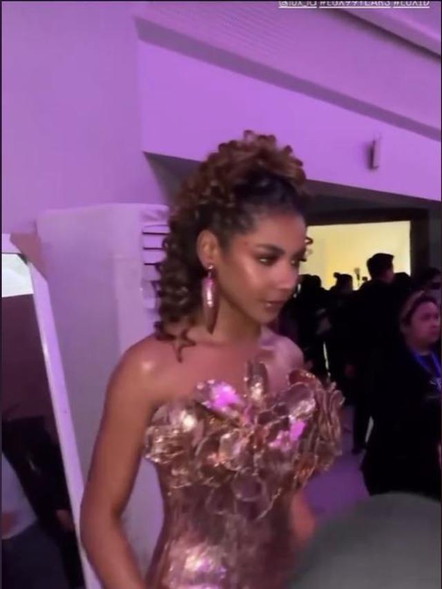 6 Potret Penampilan Zsa Zsa Utari Catwalk di JFW, Didukung Ikut Miss ...