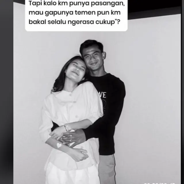 Pamer Foto Dipeluk Pratama Arhan dari Belakang, Azizah Salsha Diduga Sedang Hamil - Lifestyle ...