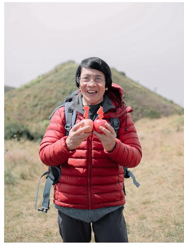 6 Potret Kak Seto Rayakan Ultah ke-74 di Gunung Prau, Menolak Tua ...