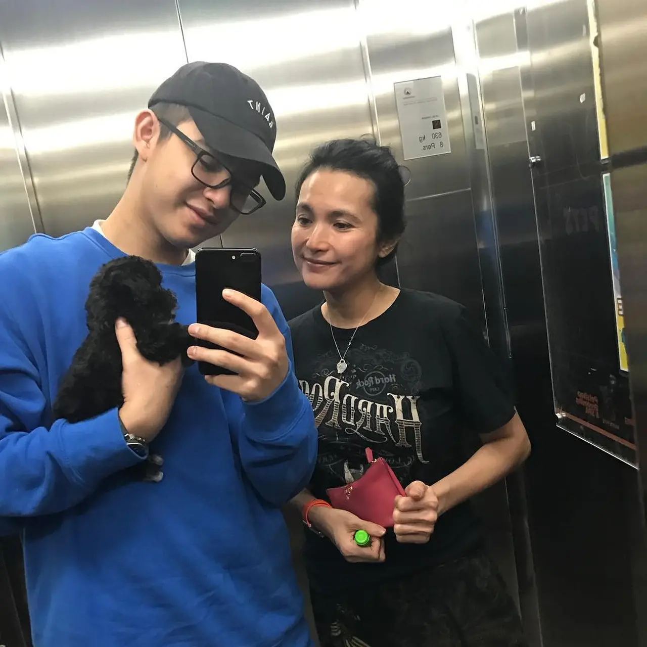 6 Potret Kebersamaan Nunu Datau dan Putranya, Bak Kakak Adik - Hot ...