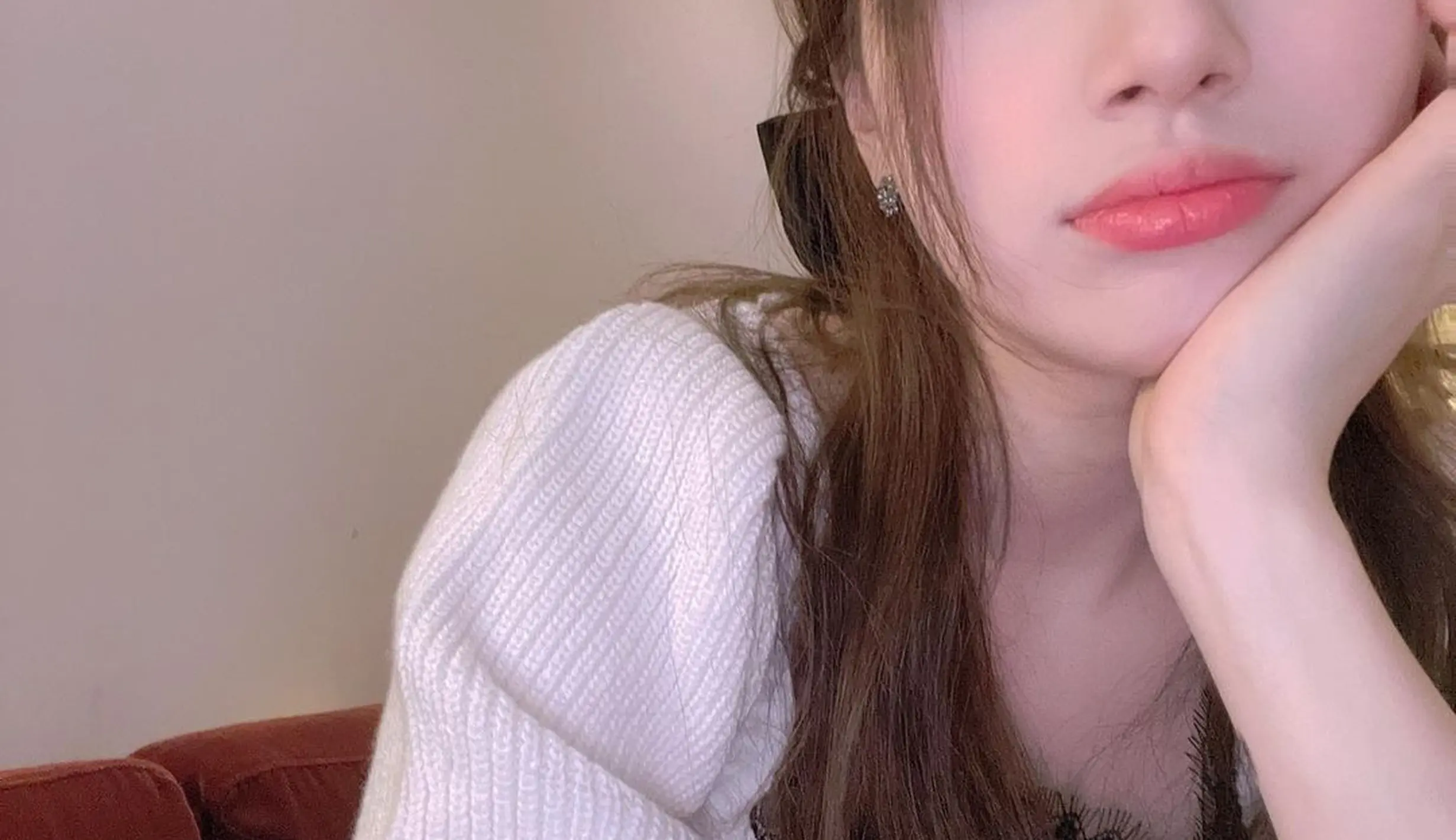 Potret Bae Suzy Pamer Wajah Manis Sambil Menopang Dagu, Bukti Visualnya ...