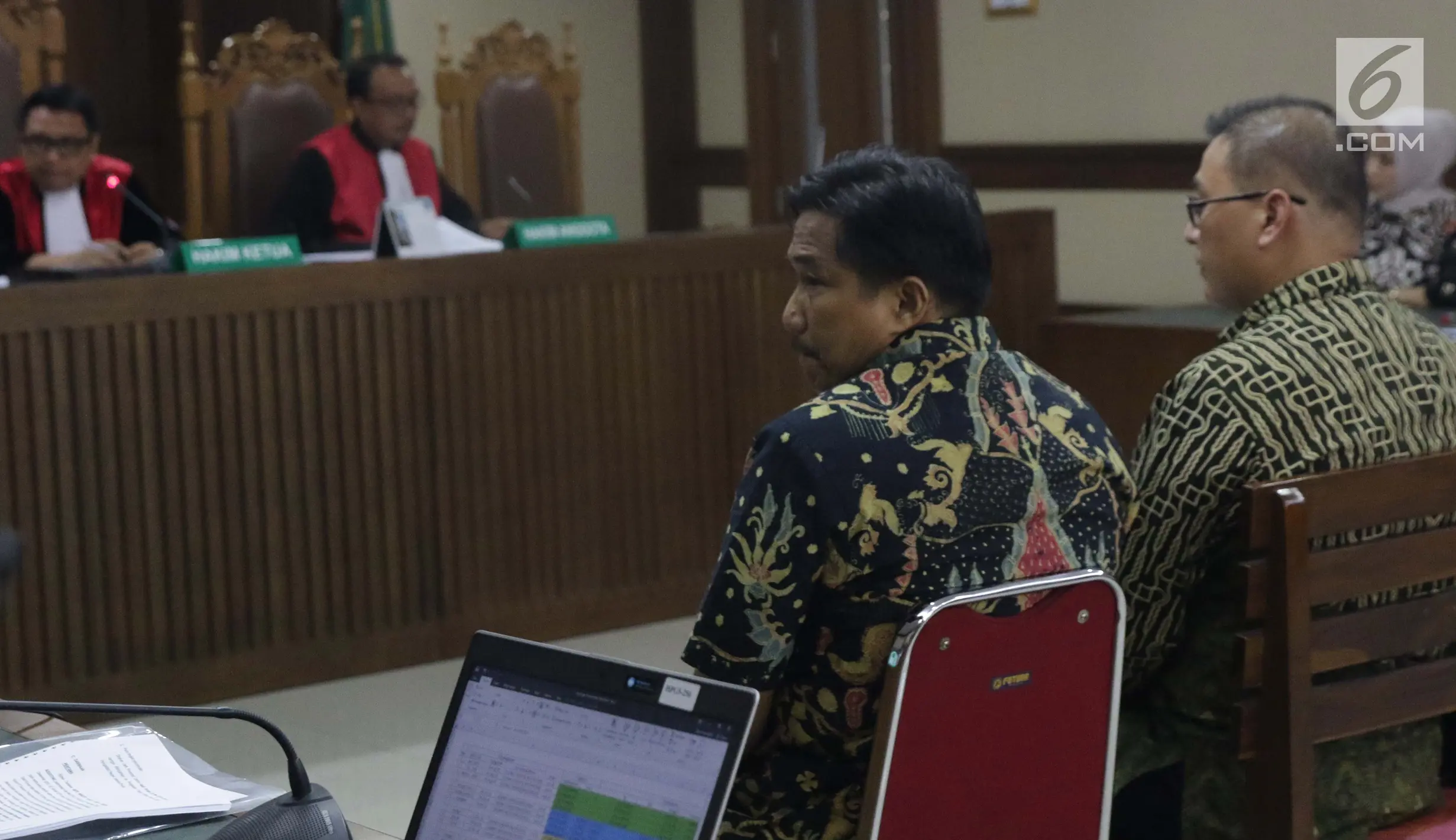 FOTO: Bowo Sidik Pangarso Bersaksi di Sidang Asty Winasti - Foto ...