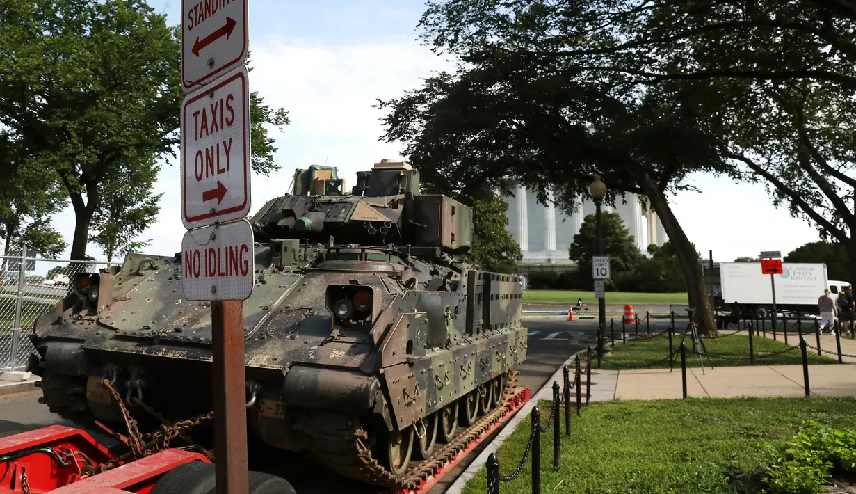FOTO: Tank-Tank Berdatangan di Washington Sambut Hari Kemerdekaan AS ...