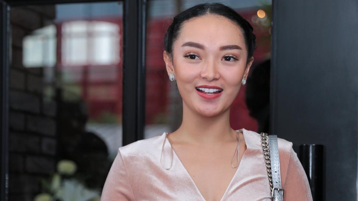 Soal Geng Bule Ayu Ting Ting, Zaskia Gotik: Ayu Go International ...