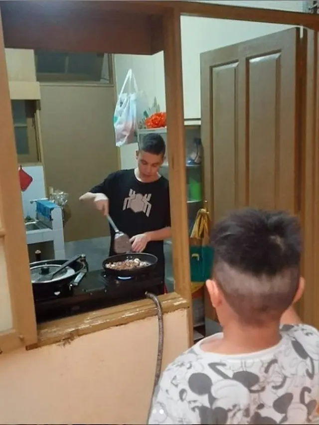 6 Potret Muhammad Zarno yang Kini Jago Masak Sejak Ditinggal Jane ...