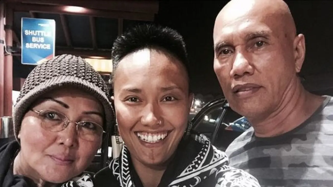 Momen-momen Kebahagiaan Fahrani Bersama Ayah dan Ibu - Entertainment ...