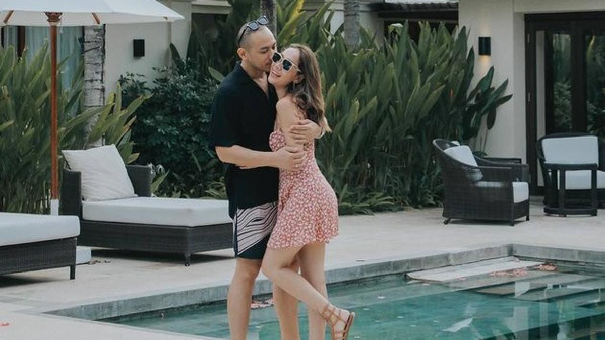 Top 3: Momen BCL dan Tiko Rayakan Liburan Natal Bersama Keluarga