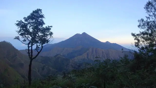 6 Fakta Menarik Gunung Sempana, Bagian 7 Summit di Sembalun Rinjani ...