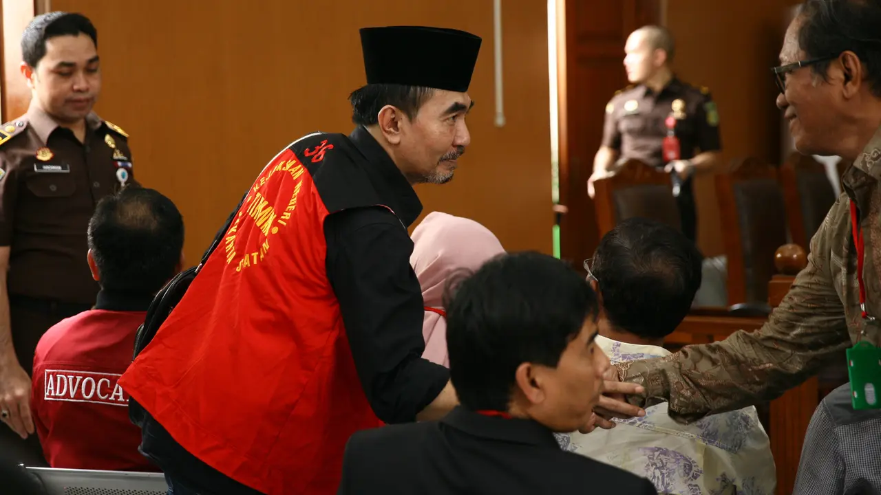 Reza Artamevia Akhirnya Datangi Sidang Gatot Brajamusti - ShowBiz ...