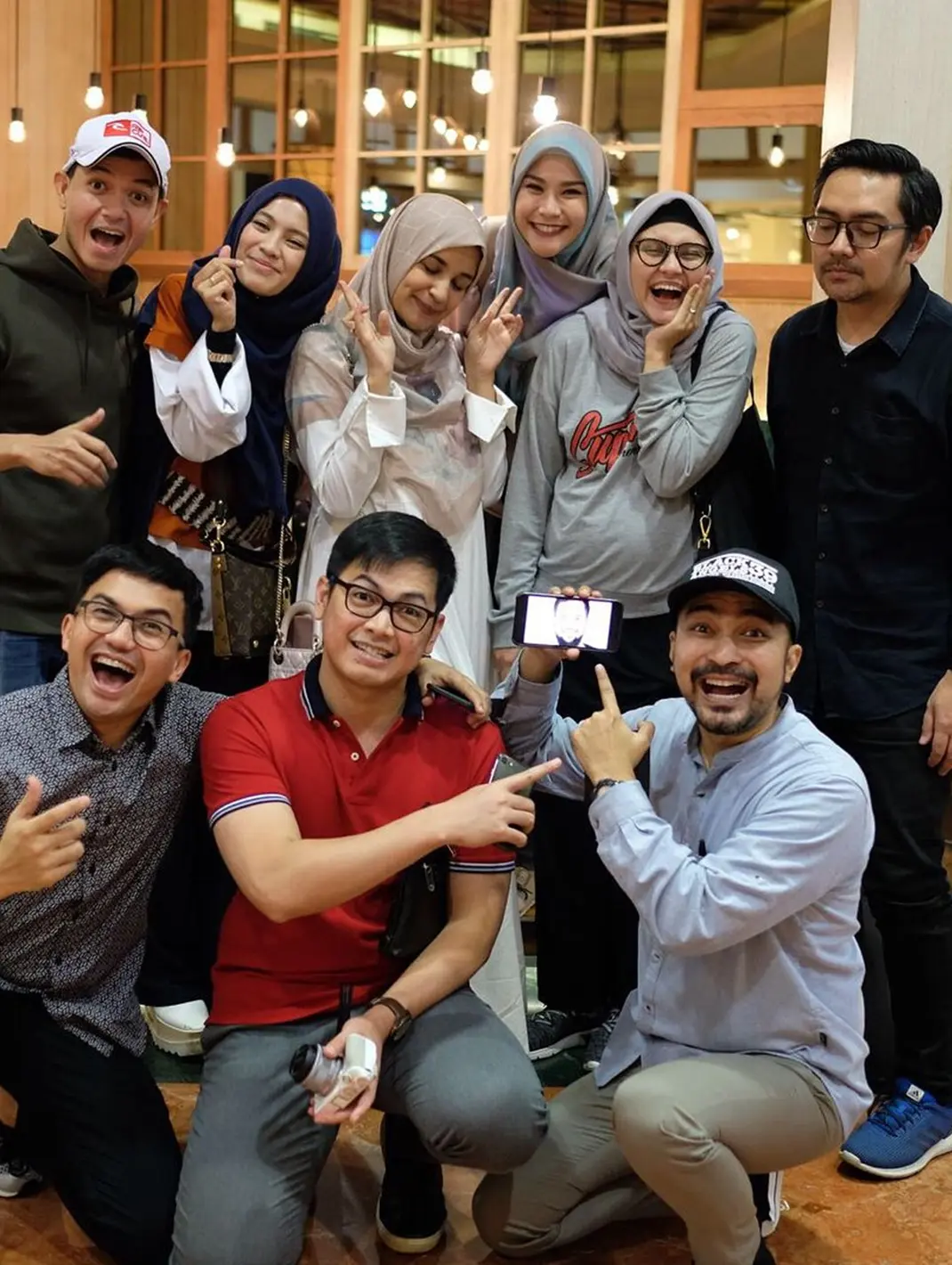 Potret Persahabatan Sahrul Gunawan dan David Chalik, Wisuda S2 Bareng ...