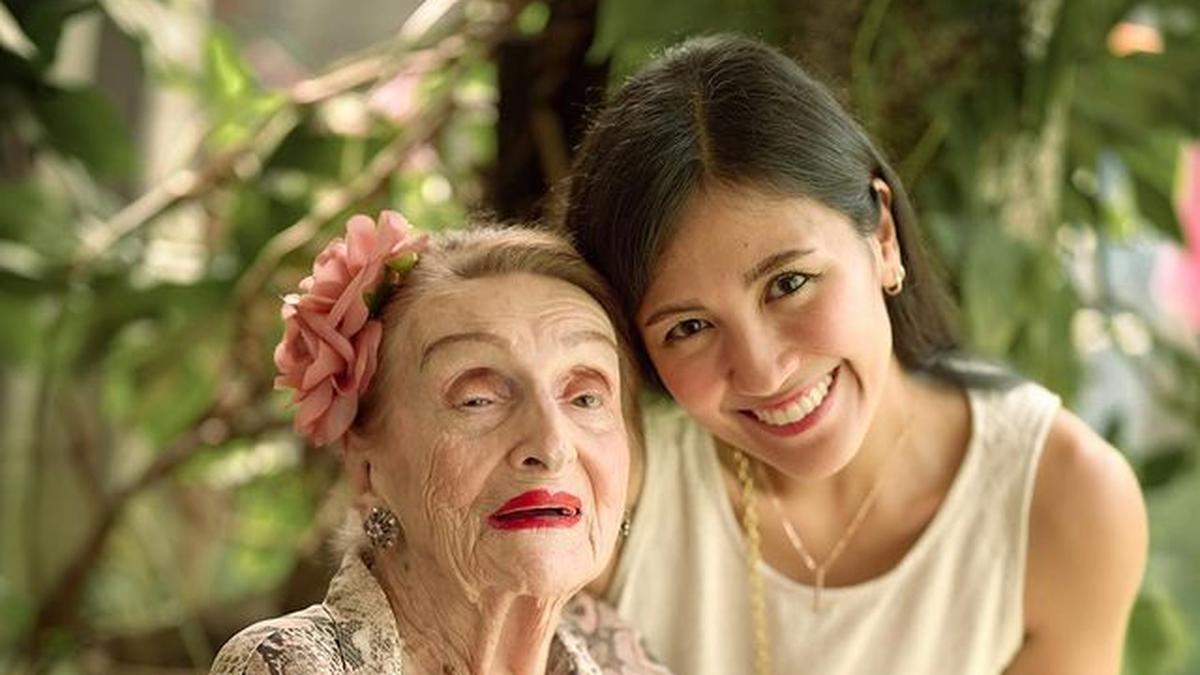 9 Potret Nenek Sharena Gunawan Berusia Hampir 1 Abad Bikin Salfok ...