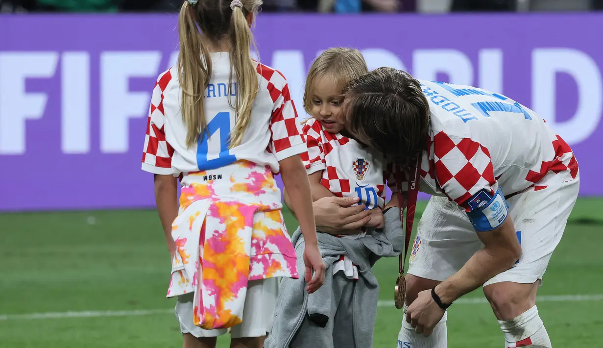 Foto: Momen Luka Modric Rayakan Kemenangan Bersama Anak-Anaknya saat ...