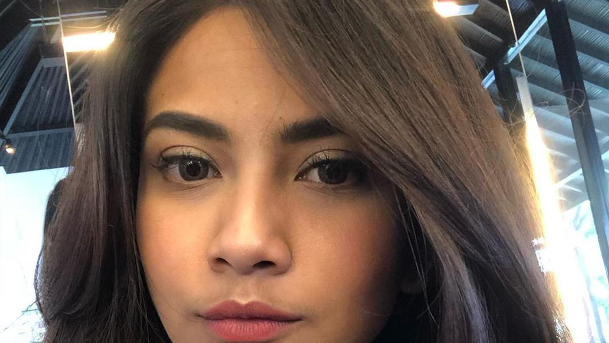 Bahagianya Vanessa Angel Jalani Ibadah Puasa Perdana Bareng Suami dan Anak - ShowBiz Liputan6.com