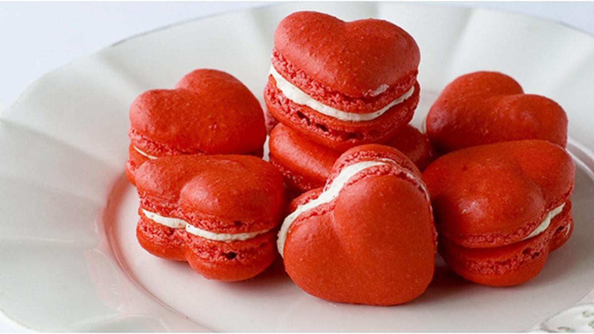 Red Velvet Valentine Macaroon