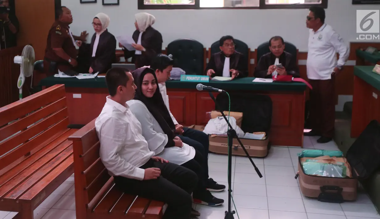 FOTO: Sidang Lanjutan First Travel Hadirkan 10 Saksi - Foto Liputan6.com