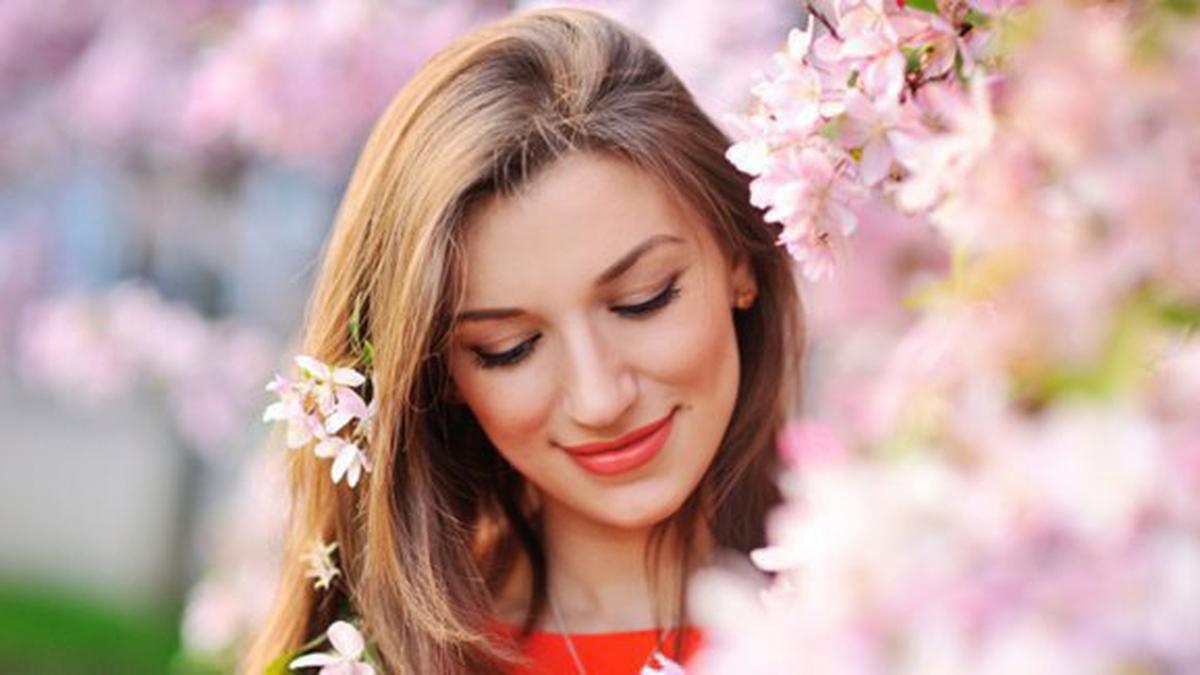 Tips Bibir Lembut & Merah Alami Pakai Scrub Madu & Kopi