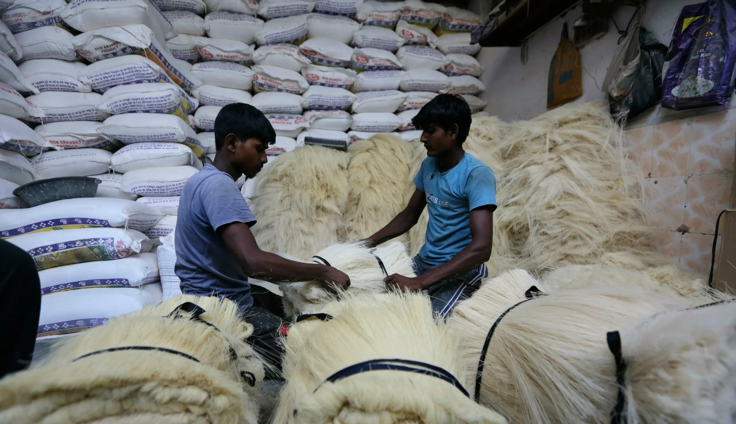 FOTO: Pembuatan Panganan Khas Buka Puasa di India - Foto Liputan6.com