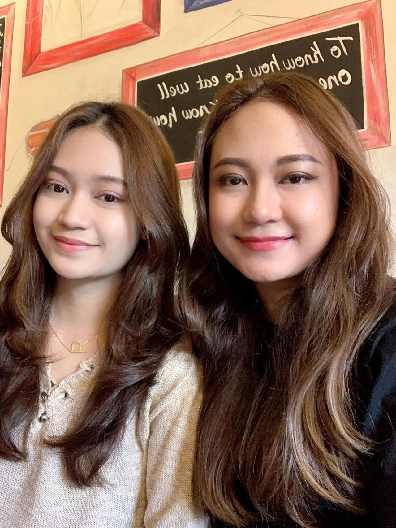 6 Potret Terbaru Aiu Ratna Vokalis Garasi yang Awet Muda, Punya Anak Kembar - Hot Liputan6.com