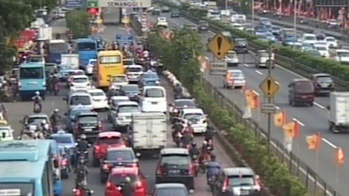 [VIDEO] Tambah Macet, Pintu Tol Semanggi I Ditutup Hanya Sejam - Video ...