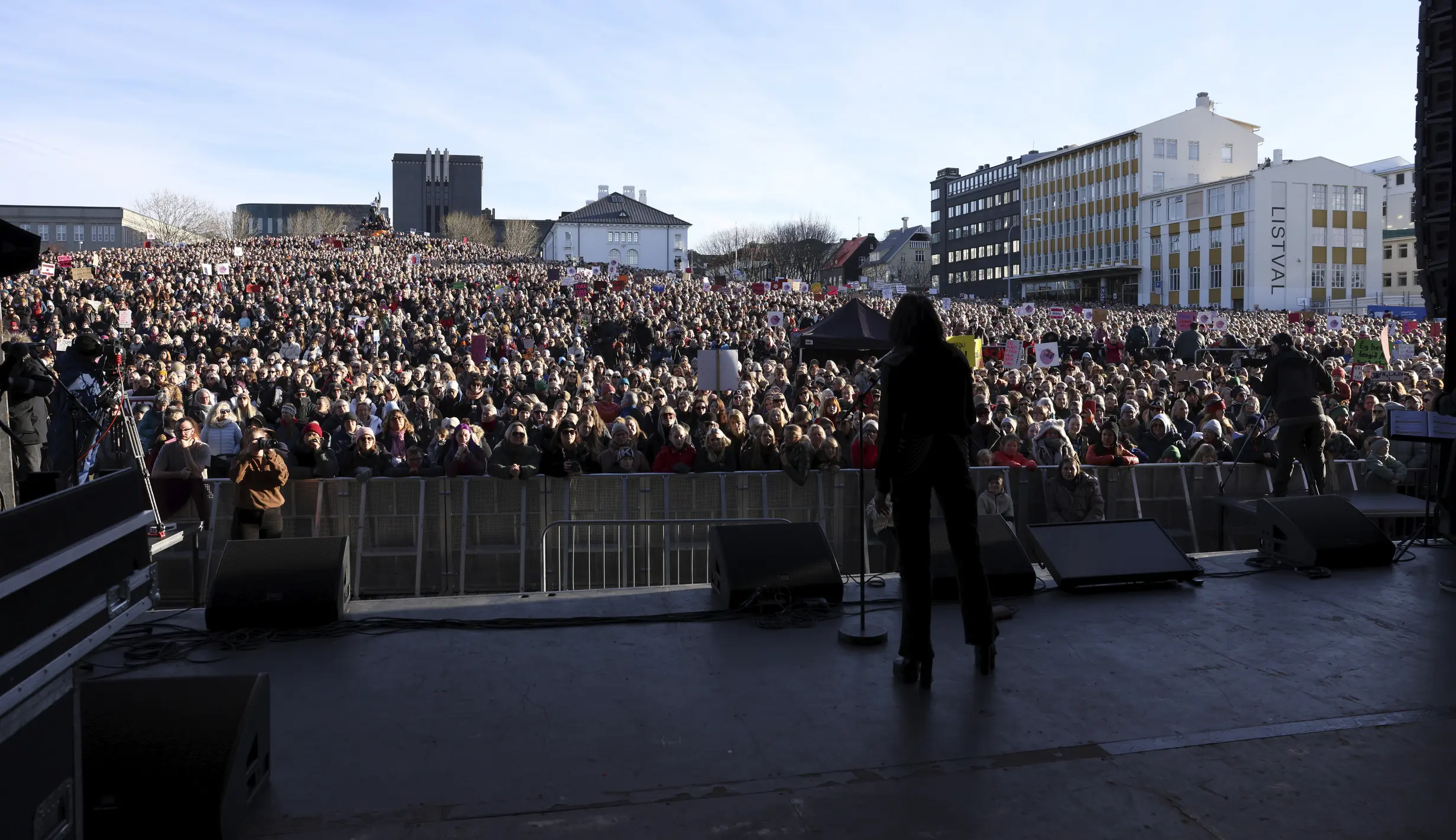 Ribuan Perempuan Islandia Mogok Kerja Selama Sehari Penuh - Foto ...
