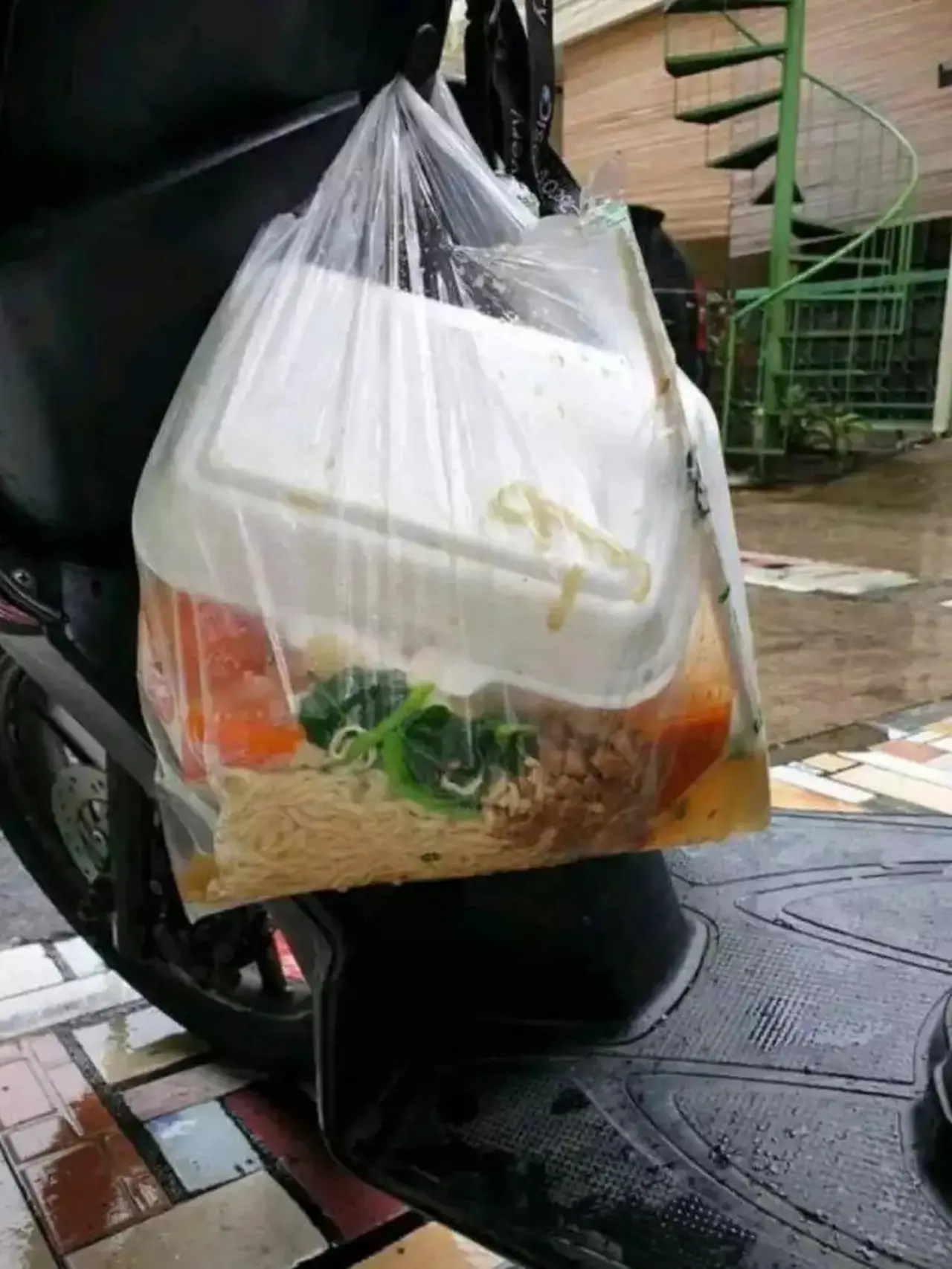 6 Momen Apes Makanan Tumpah Sebelum Dipindah ke Wadah Ini Bikin Elus ...