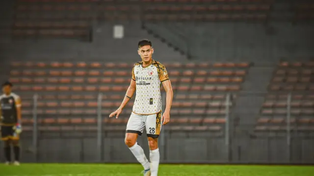 7 Potret Christian Rontini Pemain Persita Tangerang, Menantu Gonzales ...