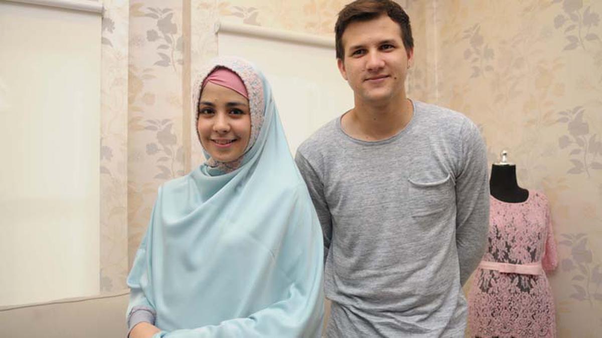 Jelang Pernikahan Stuart Collin Stres?