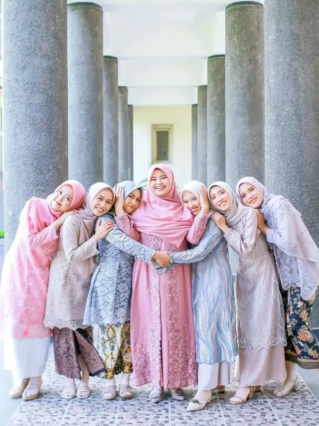 10 Bahan Gamis Wisuda Syar'i, Nyaman dan Tampil Elegan - Hot Liputan6.com