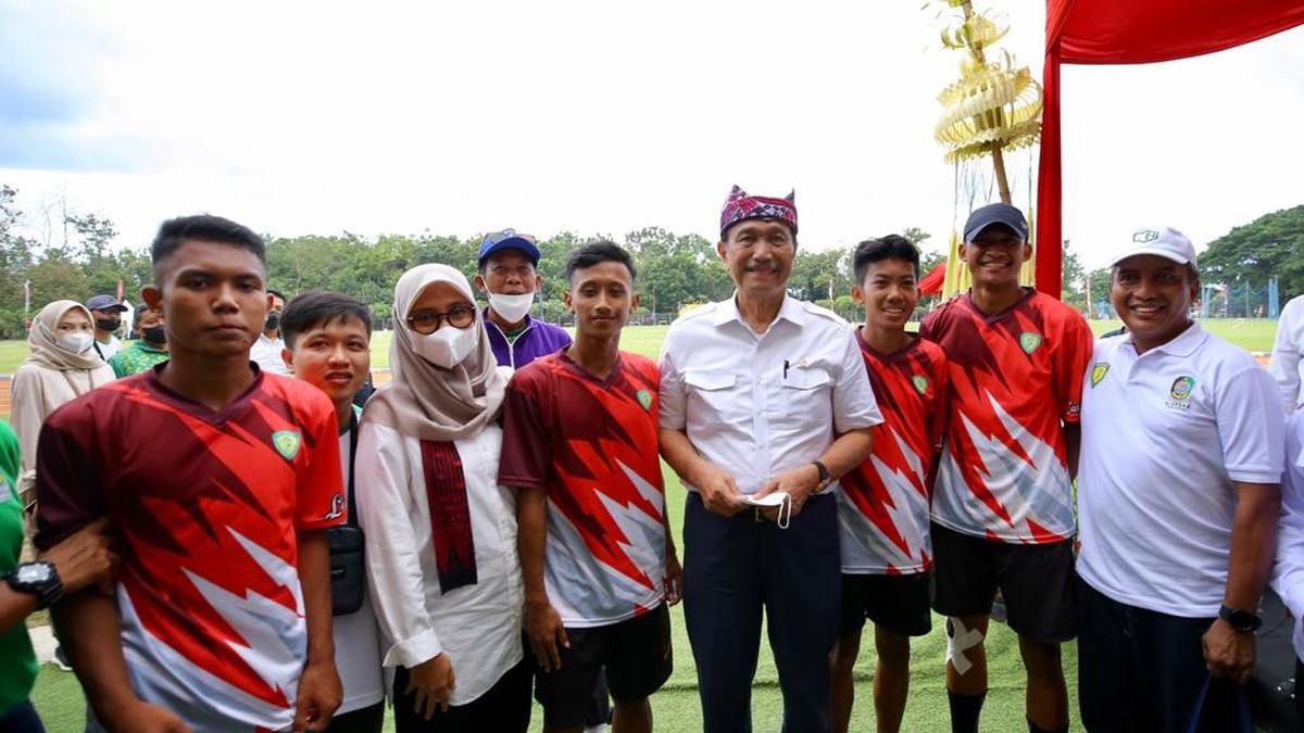 Menkomarves Buka Kejurda Atletik Jatim di Banyuwangi - News Liputan6.com