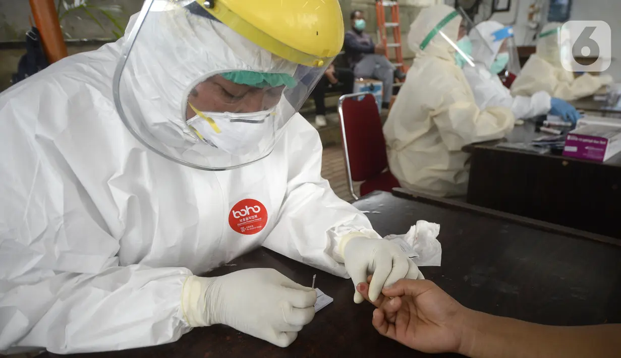 FOTO: Rapid Test COVID-19 di Pasar Modern BSD Tangsel - Foto Liputan6.com