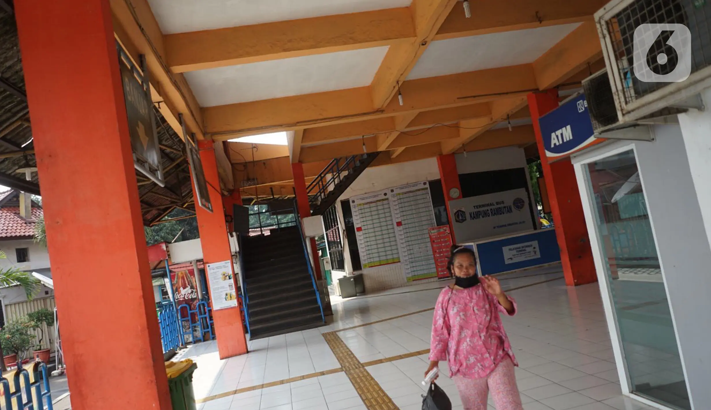 FOTO: Suasana Terkini Terminal Bus Kampung Rambutan - Foto Liputan6.com