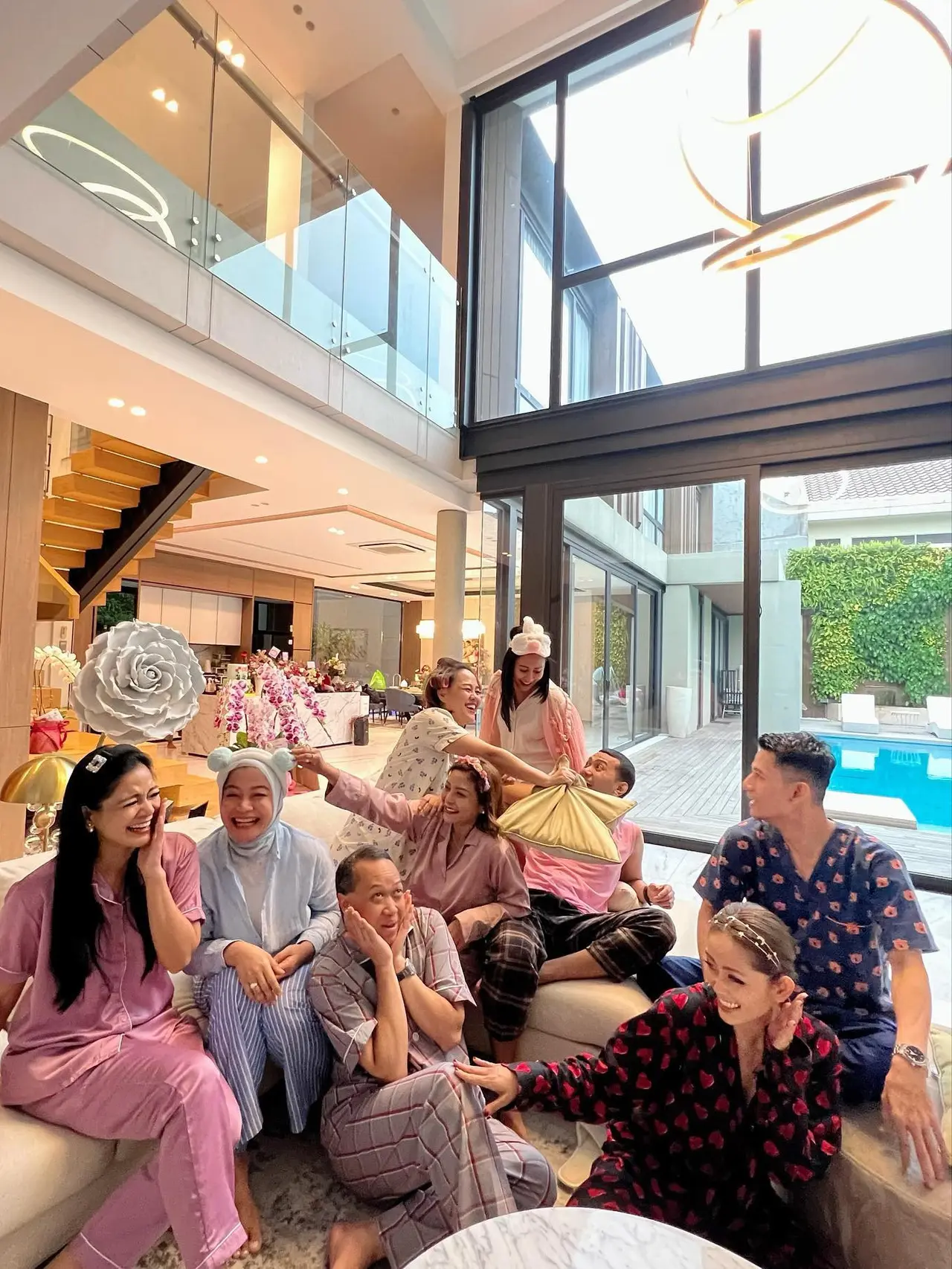 7 Momen Titi Kamal Rayakan Ulang Tahun dengan Tema Pajamas Party Bareng ...