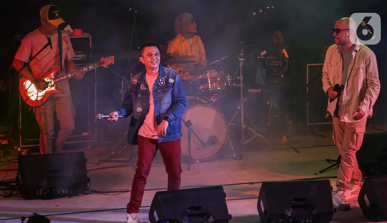 Pecah, Base Jam Hangatkan Malam Festival Musik All You Can Hear Gigs ...