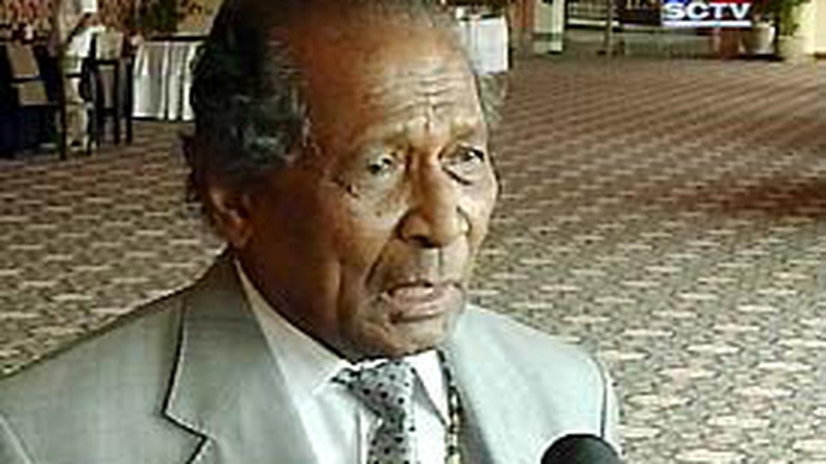 Frans Seda: Indonesia Cukup Meminjam US$2 Miliar - News Liputan6.com