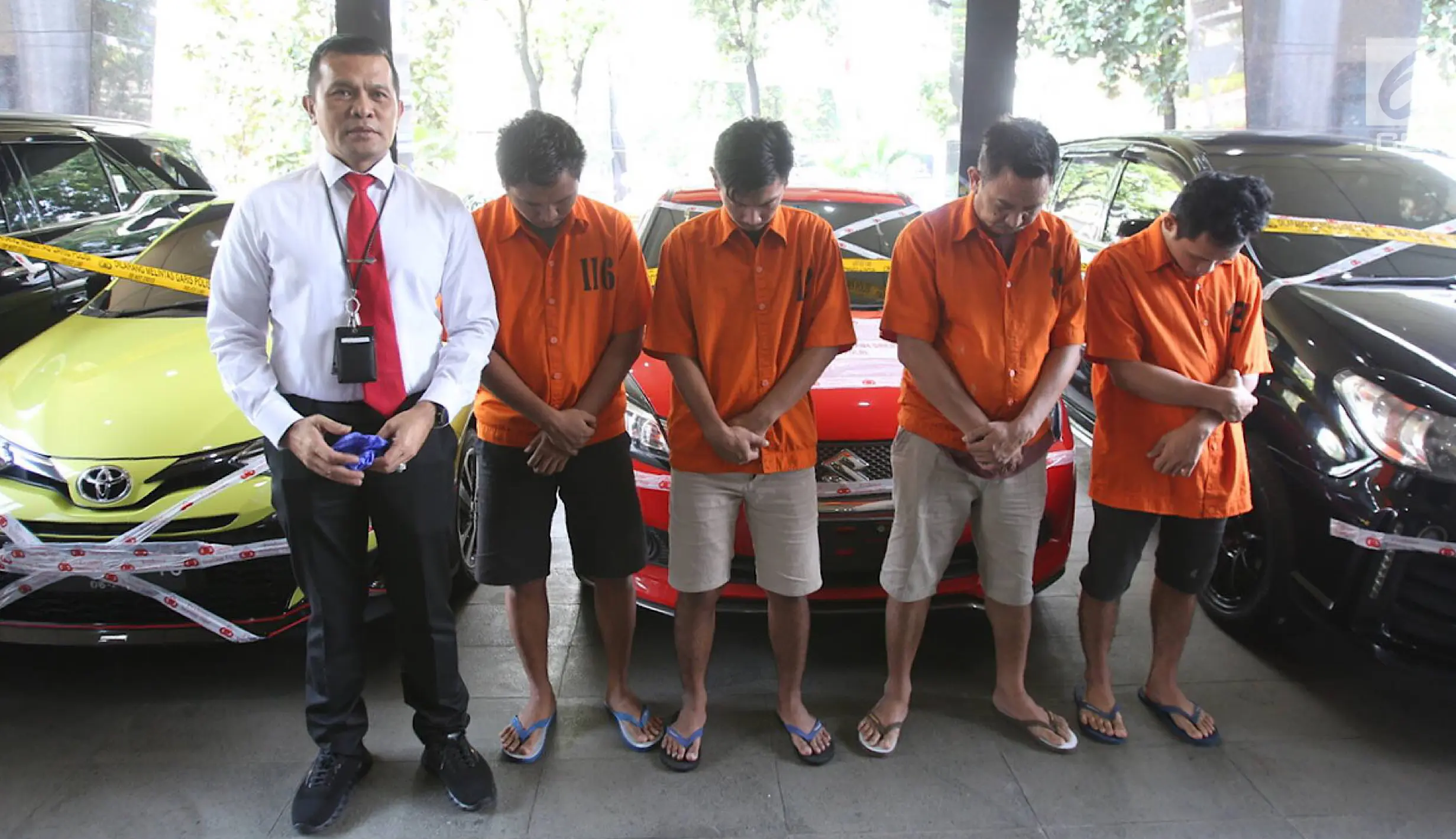 FOTO: Bareskrim Mabes Polri Tangkap Lima Pelaku Penipuan Jaringan ...