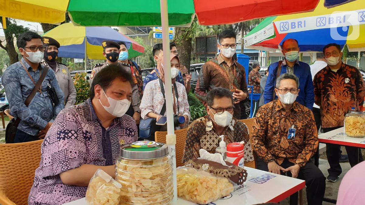 Airlangga Kunjungi Warkop Digital di Bogor