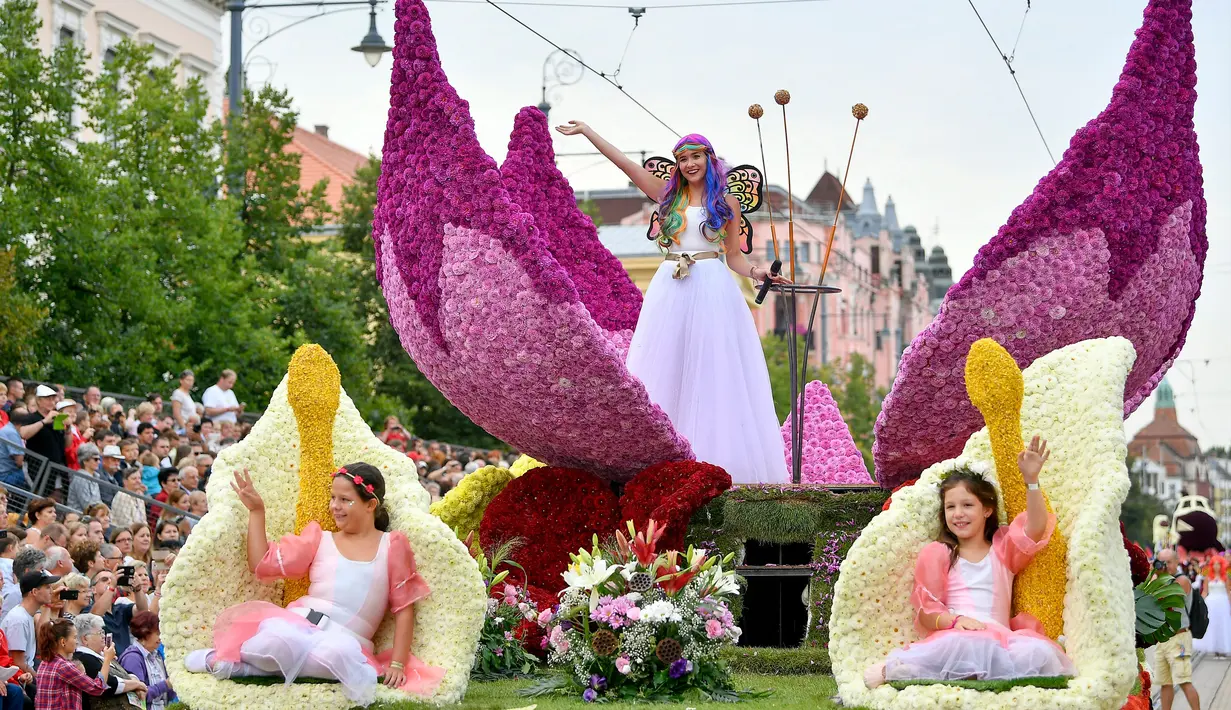 PHOTO: Kemeriahan Festival Bunga Debrecen di Hungaria - Foto Liputan6.com