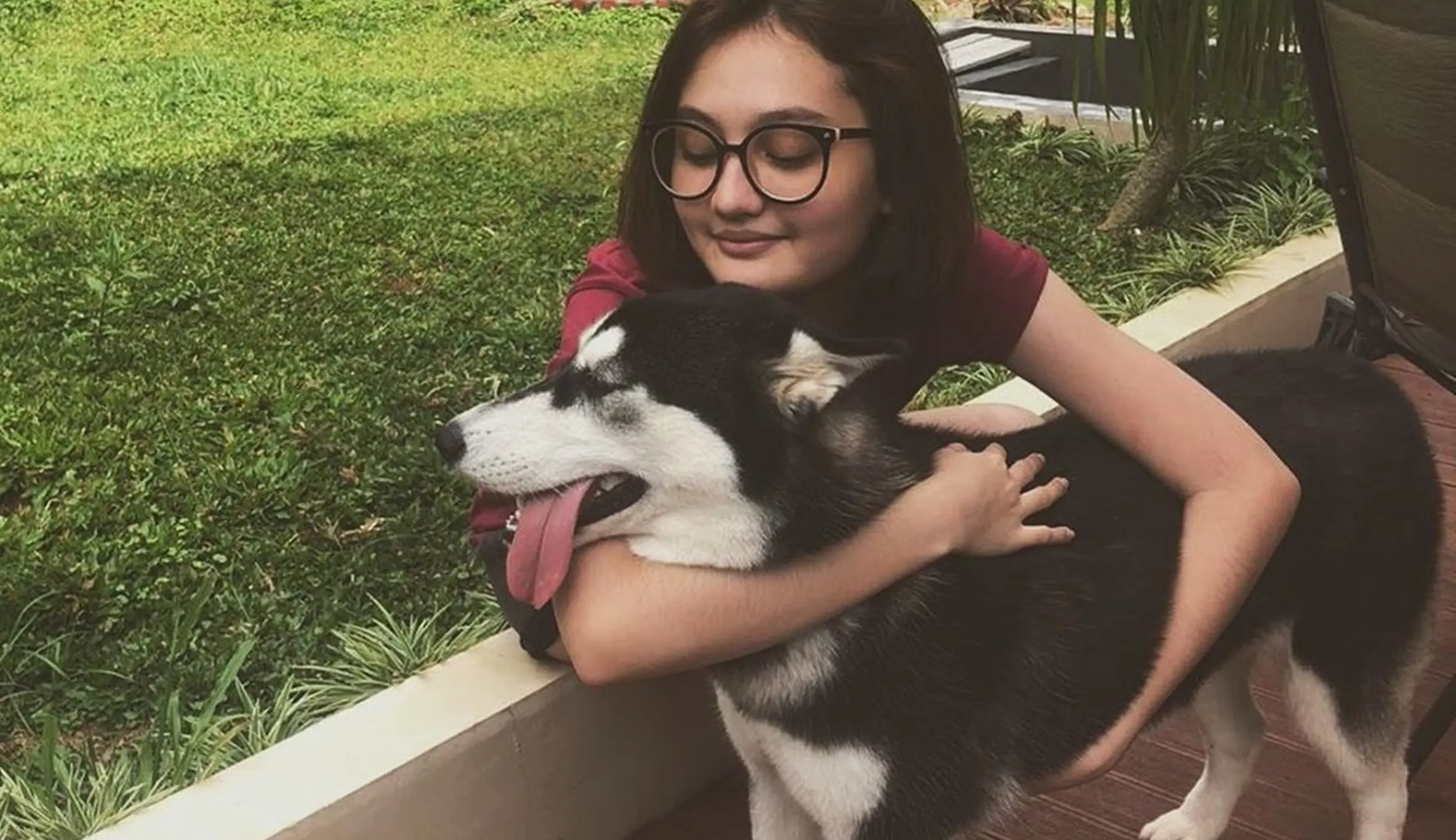 FOTO: Gaya Candid Laura Abbas Jackson, Curi Perhatian - Foto Liputan6.com