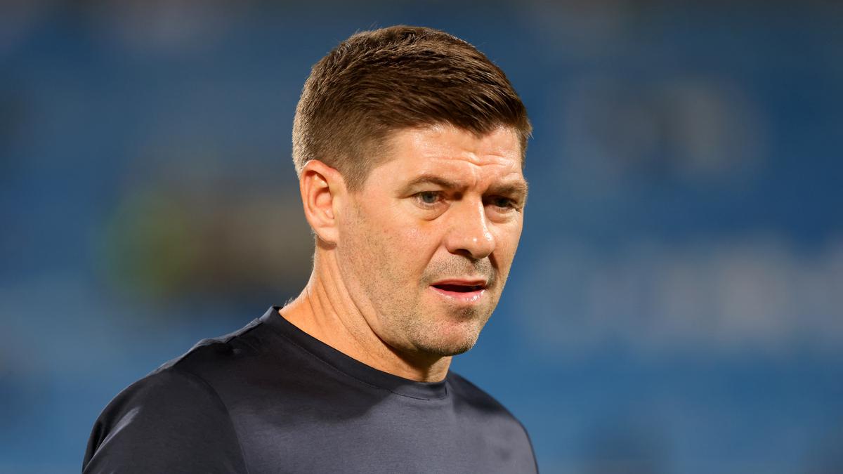 Steven Gerrard Sebut Sosok Gelandang Terbaik yang Pernah Bermain ...