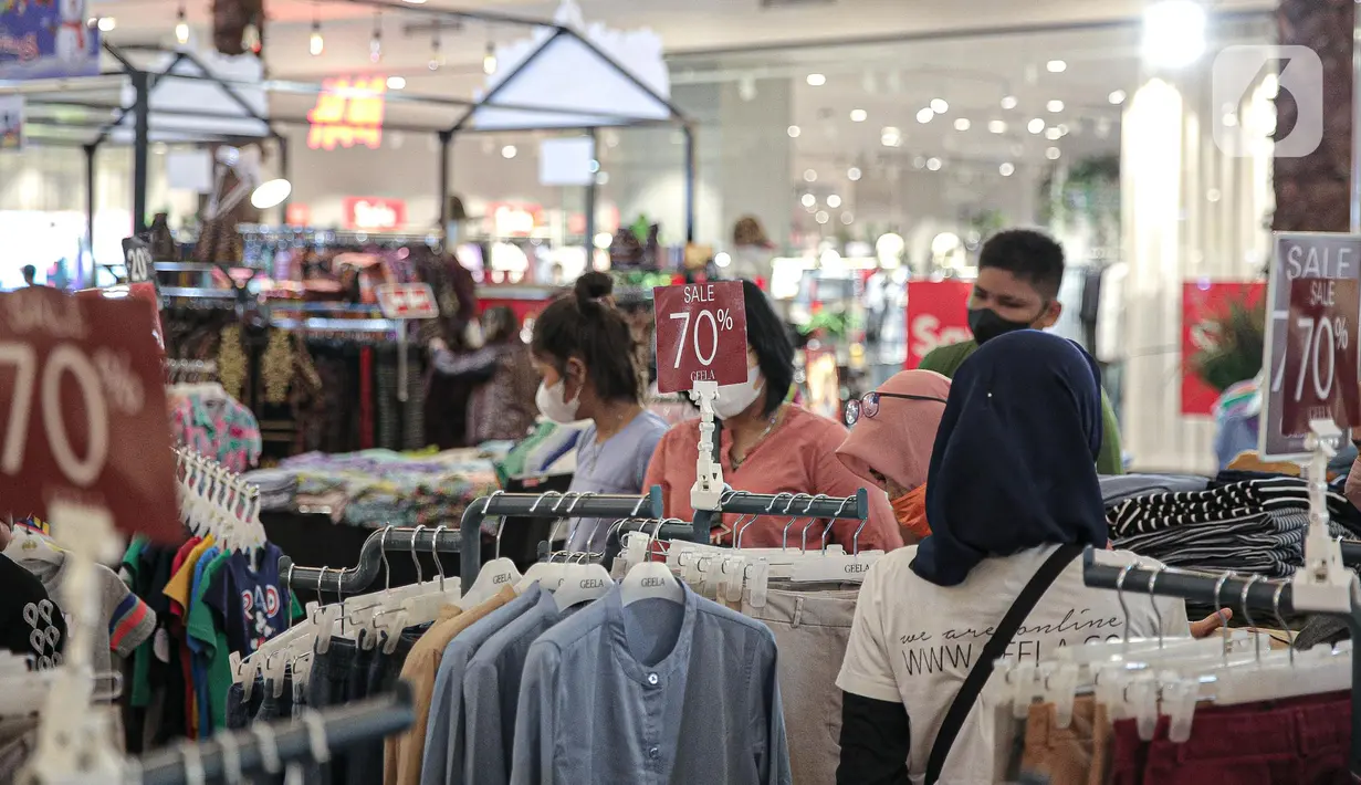 Diskon Natal dan Akhir Tahun di Pusat Perbelanjaan - Foto Liputan6.com