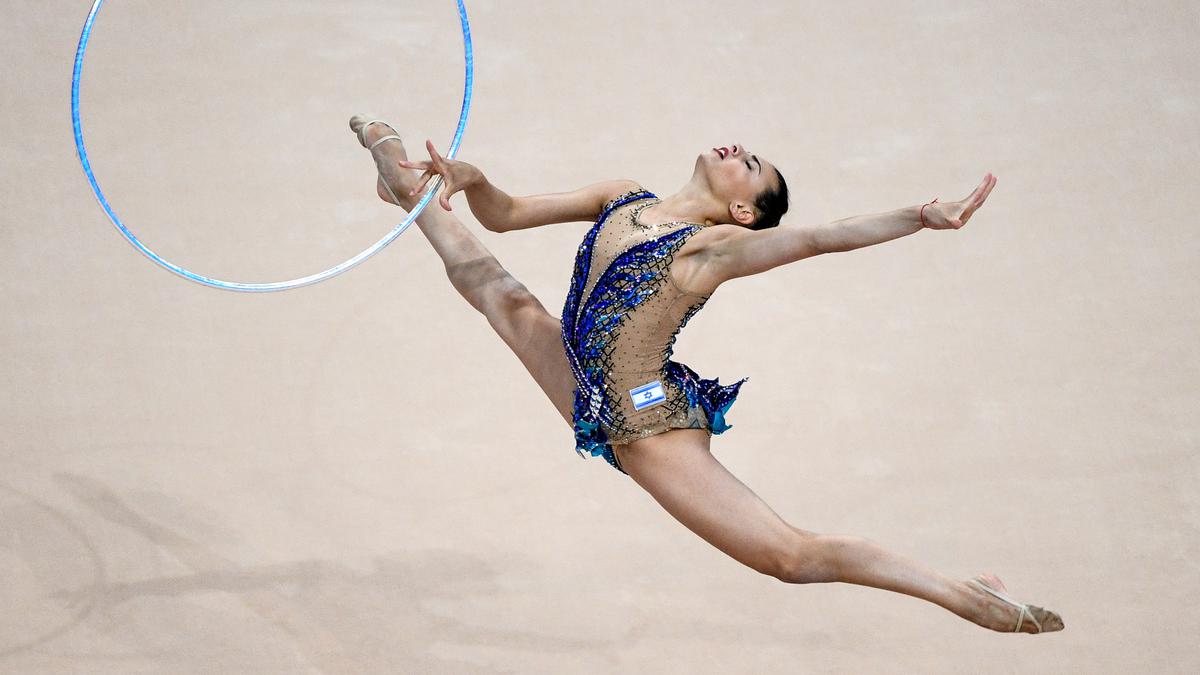 Mengenal Senam Ritmik: Sejarah, Kategori Pertandingan, dan Manfaatnya