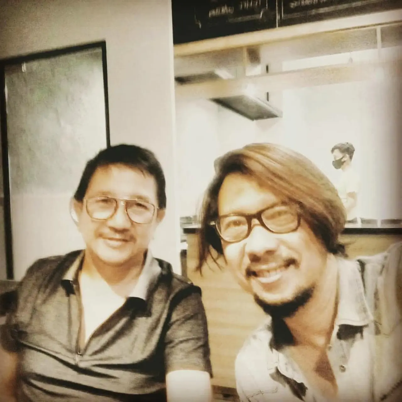 6 Potret Arry Syaff Vokalis Band Cockpit Yang Meninggal Sabtu 12 ...